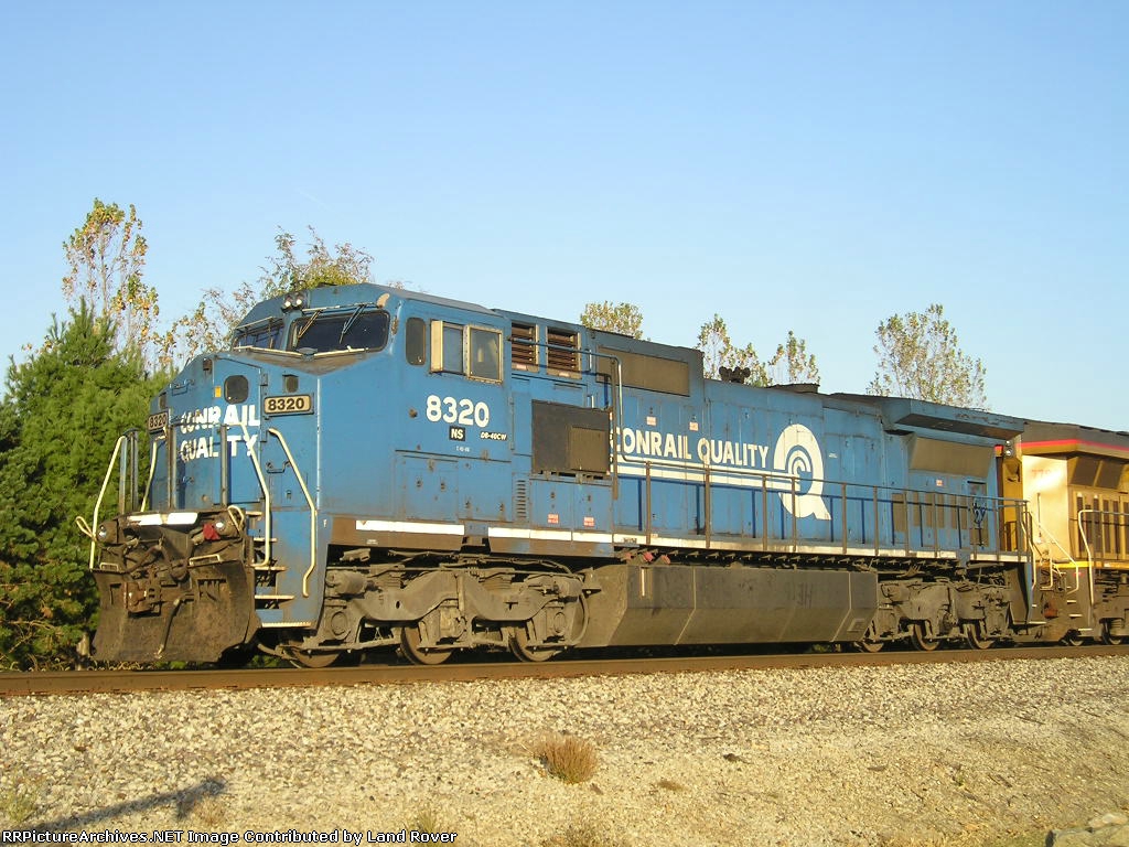 NS 8320 On NS 288 Westbound